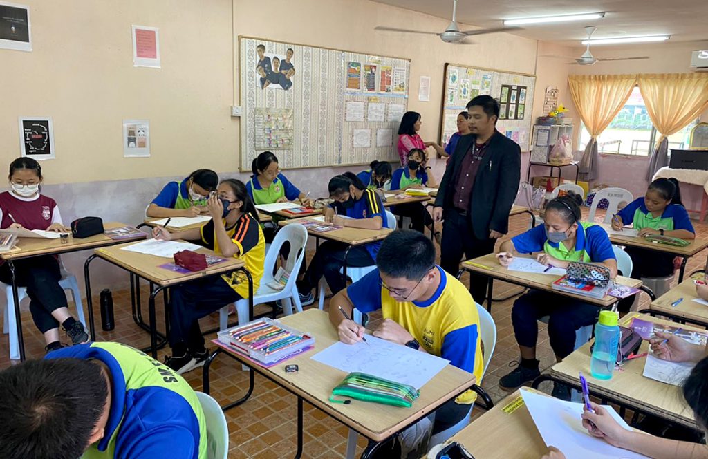 Art Workshop by Sabah Institute of Art with Mr. Ade Aliff bin Jobin ...