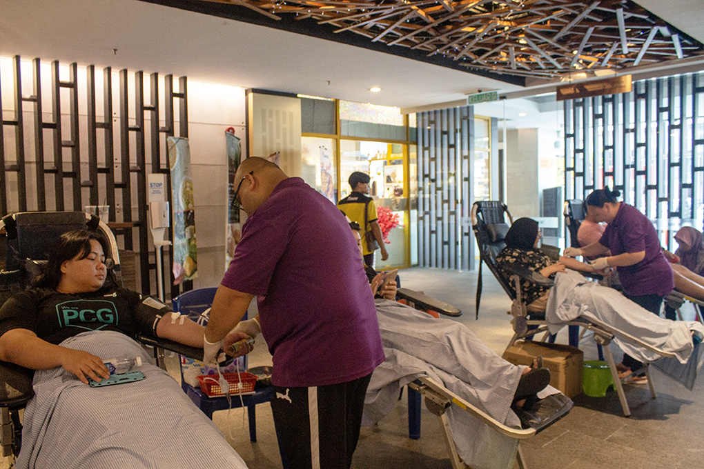 SIA Open Booth & Blood Donation Drive at Urban Tamu – Sabah Institute ...